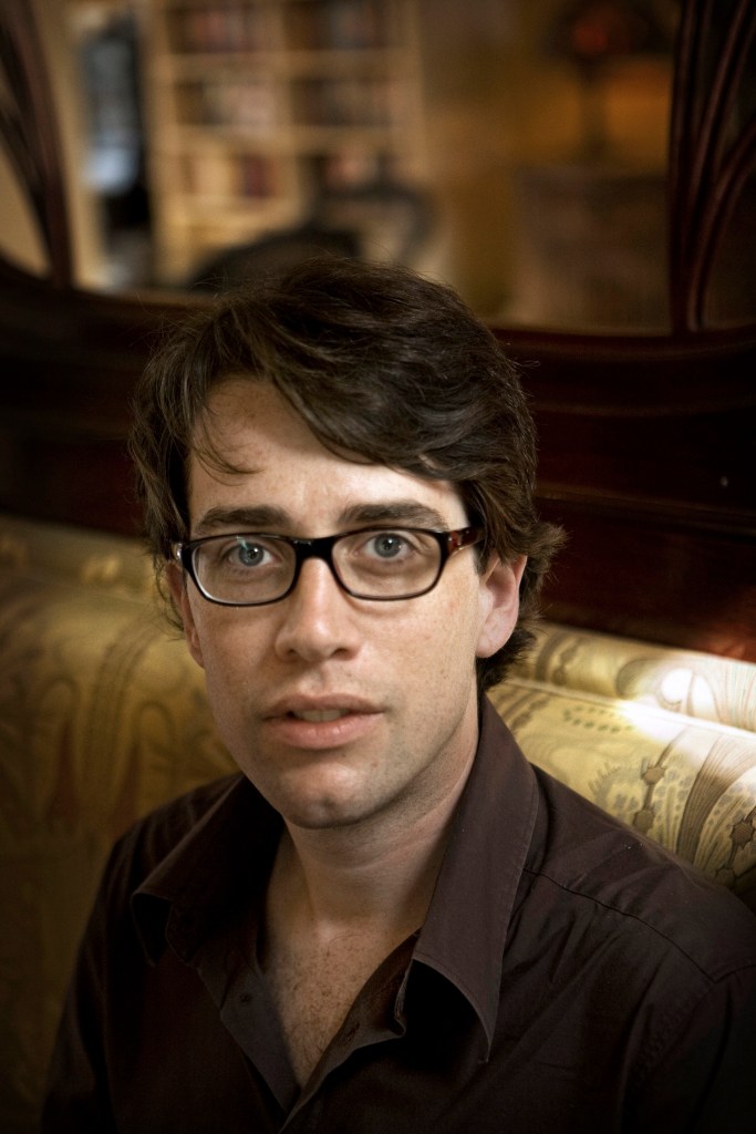 A palavra da origem – Ronaldo Bressane